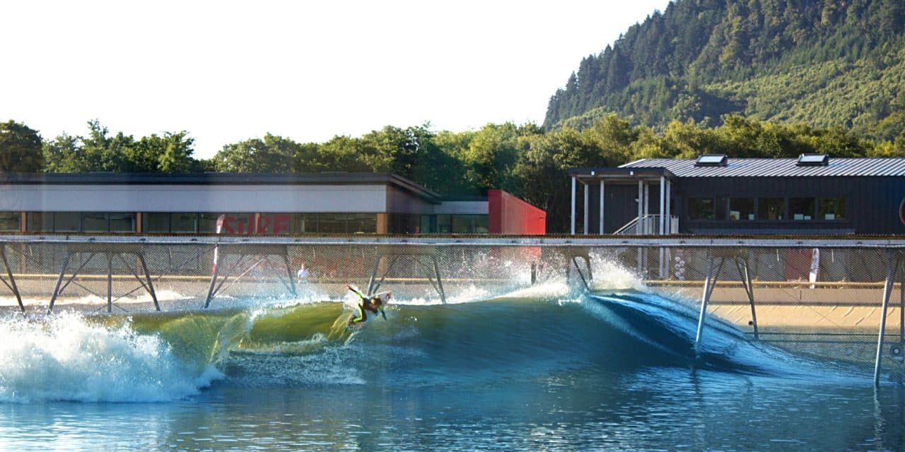 Die besten Wavepools und Surfparks